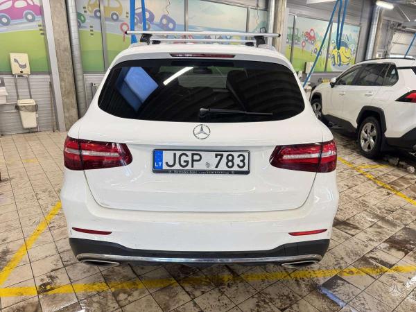 Balts Mercedes-Benz GLC 250 2016 Viļņa, ar dzinēja tilpumu 1.99 L un nobraukumu 200 tūkst. km par 19990 €, foto 7 vietnē AUTOMOTO.COM.LV