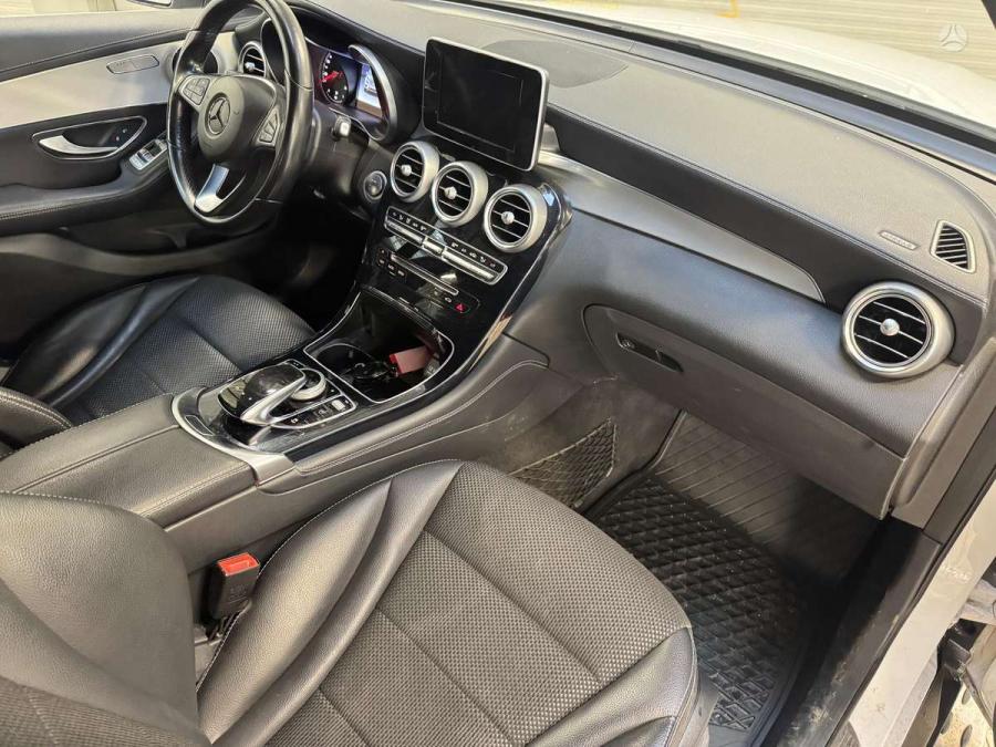 Balts Mercedes-Benz GLC 250 2016 Viļņa, ar dzinēja tilpumu 1.99 L un nobraukumu 200 tūkst. km par 19990 €, foto 10 vietnē AUTOMOTO.COM.LV