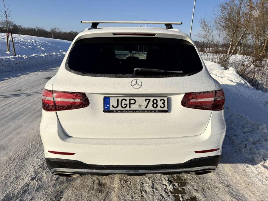White Mercedes-Benz GLC 250 2016 in Vilnius, with an engine capacity of 1.99 L and mileage of 200 thousand km for 19850 €, photo 6 on AUTOMOTO.COM.LV