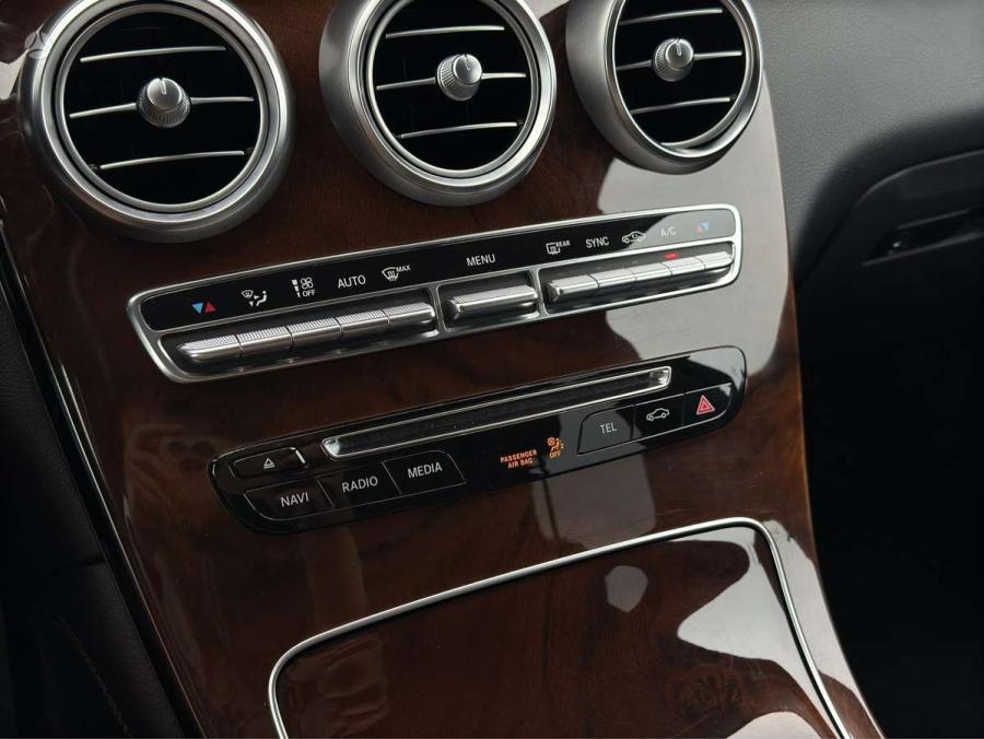 Белый Мерседес ГЛЦ 250 2016 в Каунас, объемом двигателя 2.10 л и пробегом 233 тыс. км за 20999 €, фото 17 на AUTOMOTO.COM.LV