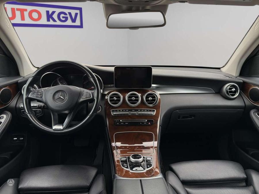 White Mercedes-Benz GLC 250 2016 in Kaunas, with an engine capacity of 2.10 L and mileage of 233 thousand km for 20999 €, photo 13 on AUTOMOTO.COM.LV