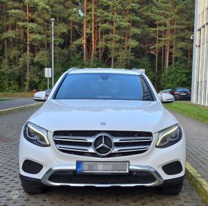 Белый Мерседес ГЛЦ 250 2016 в Вильнюс, объемом двигателя 2.14 л и пробегом 295 тыс. км за 13200 €, фото 3 на AUTOMOTO.COM.LV