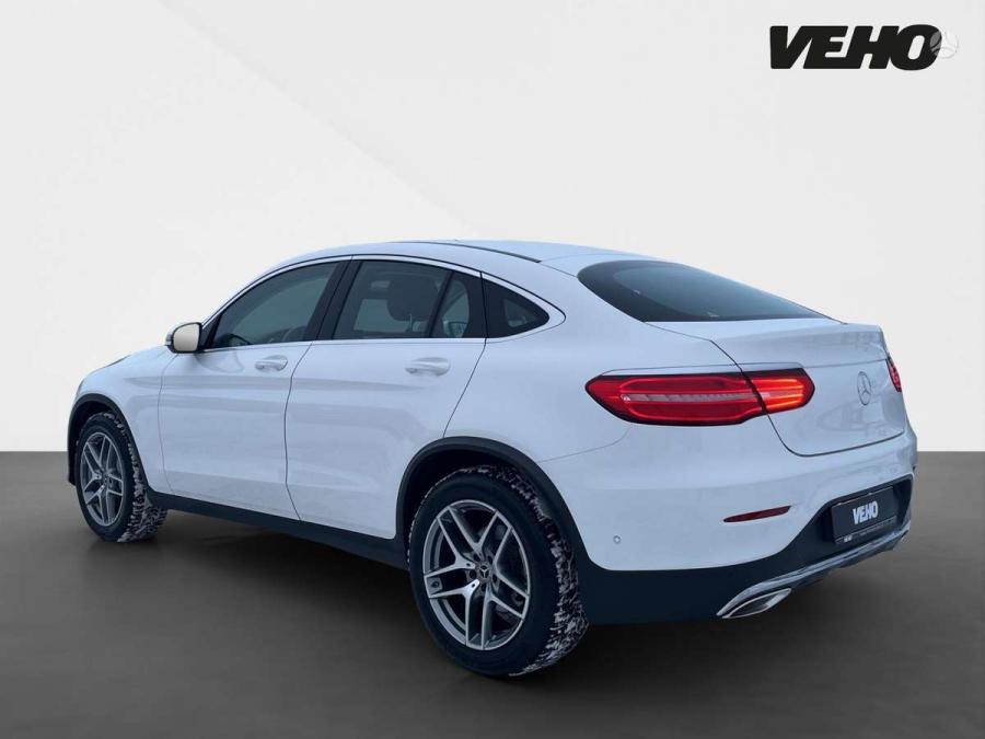 White Mercedes-Benz GLC 250 2017 in Kaunas, with an engine capacity of 1.99 L and mileage of 71 thousand km for 29999 €, photo 3 on AUTOMOTO.COM.LV
