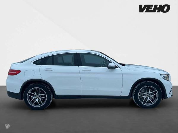 White Mercedes-Benz GLC 250 2017 in Kaunas, with an engine capacity of 1.99 L and mileage of 71 thousand km for 29999 €, photo 6 on AUTOMOTO.COM.LV