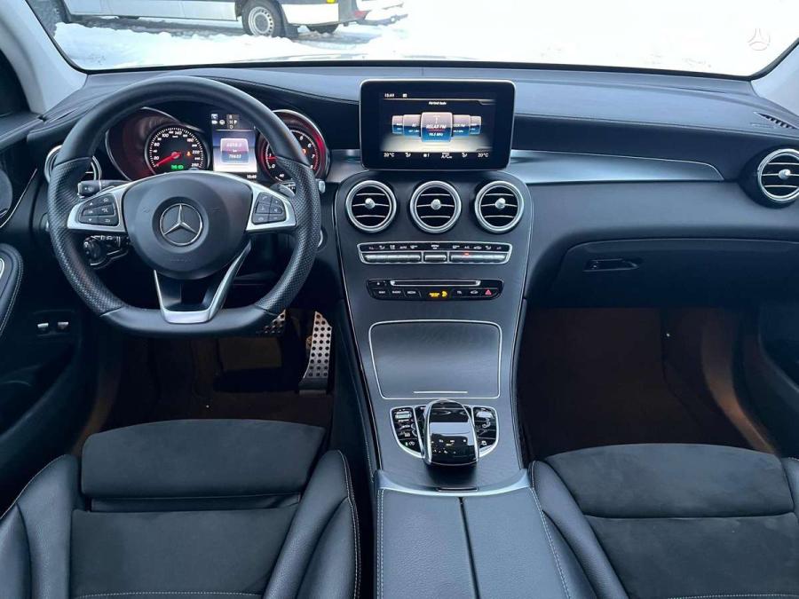 White Mercedes-Benz GLC 250 2017 in Kaunas, with an engine capacity of 1.99 L and mileage of 71 thousand km for 29999 €, photo 11 on AUTOMOTO.COM.LV
