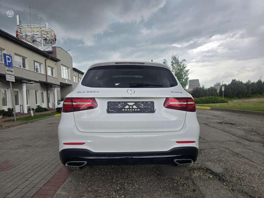 White Mercedes-Benz GLC 250 2017 in Vilnius, with an engine capacity of 0.00 L and mileage of 290 thousand km for 16300 €, photo 9 on AUTOMOTO.COM.LV