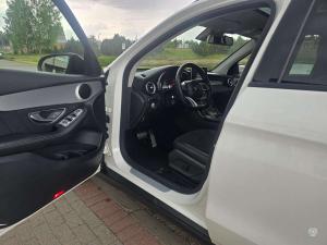 White Mercedes-Benz GLC 250 2017 in Vilnius, with an engine capacity of 0.00 L and mileage of 290 thousand km for 16300 €, photo 14 on AUTOMOTO.COM.LV