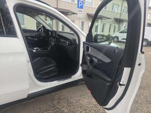 White Mercedes-Benz GLC 250 2017 in Vilnius, with an engine capacity of 0.00 L and mileage of 290 thousand km for 16300 €, photo 21 on AUTOMOTO.COM.LV