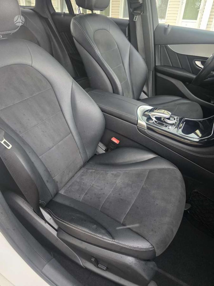 White Mercedes-Benz GLC 250 2017 in Vilnius, with an engine capacity of 0.00 L and mileage of 290 thousand km for 16300 €, photo 22 on AUTOMOTO.COM.LV