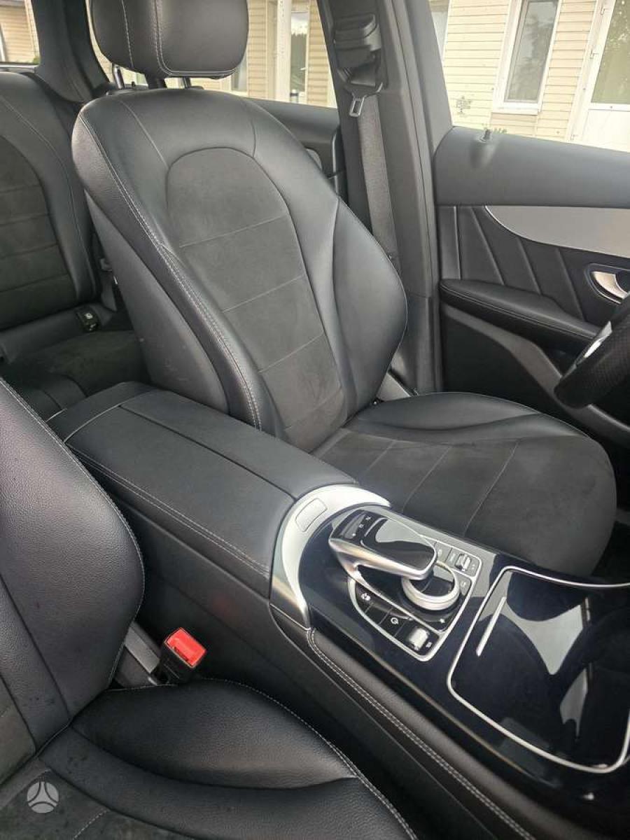 White Mercedes-Benz GLC 250 2017 in Vilnius, with an engine capacity of 0.00 L and mileage of 290 thousand km for 16300 €, photo 23 on AUTOMOTO.COM.LV