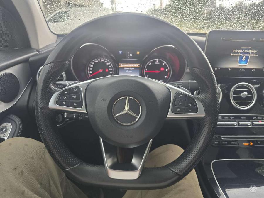 White Mercedes-Benz GLC 250 2017 in Vilnius, with an engine capacity of 0.00 L and mileage of 290 thousand km for 16300 €, photo 24 on AUTOMOTO.COM.LV