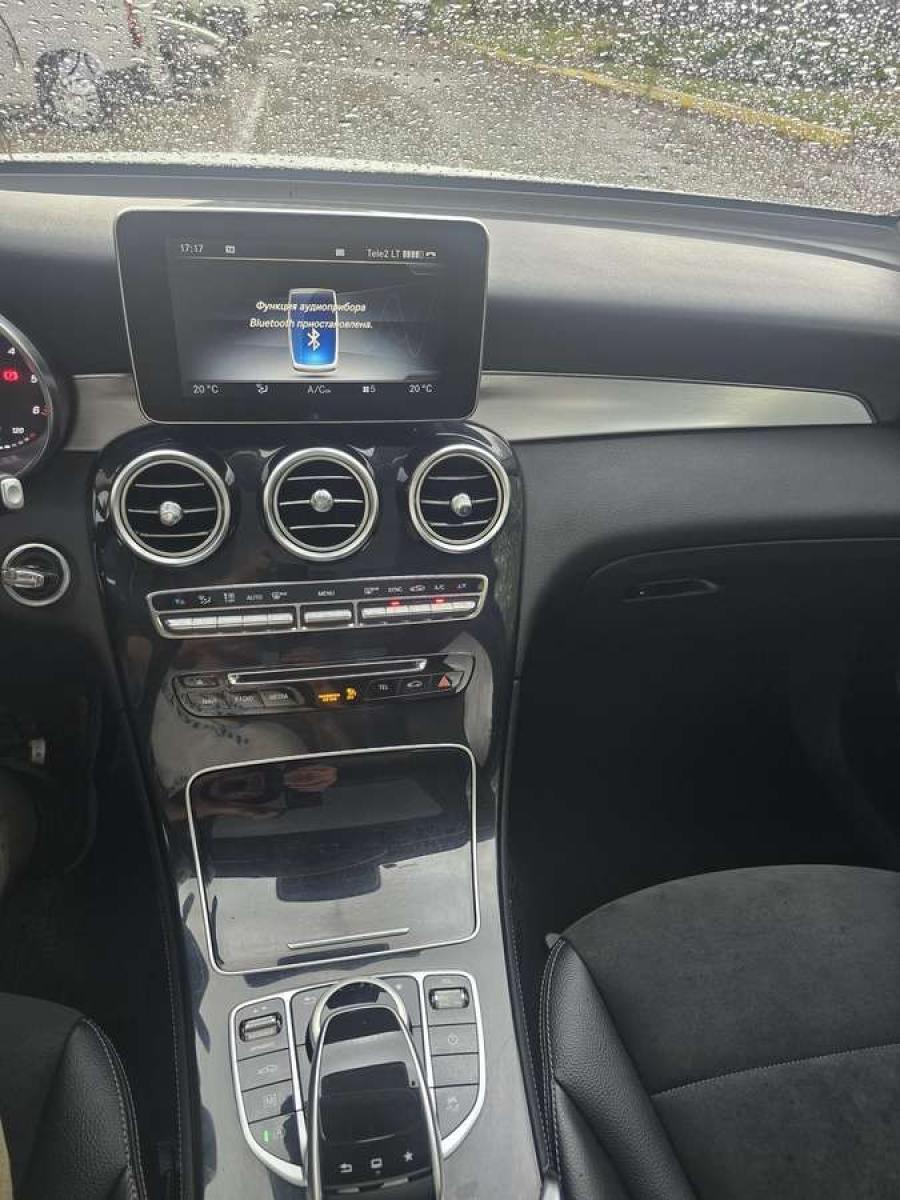 White Mercedes-Benz GLC 250 2017 in Vilnius, with an engine capacity of 0.00 L and mileage of 290 thousand km for 16300 €, photo 26 on AUTOMOTO.COM.LV