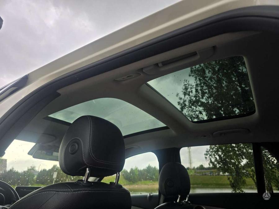 White Mercedes-Benz GLC 250 2017 in Vilnius, with an engine capacity of 0.00 L and mileage of 290 thousand km for 16300 €, photo 28 on AUTOMOTO.COM.LV