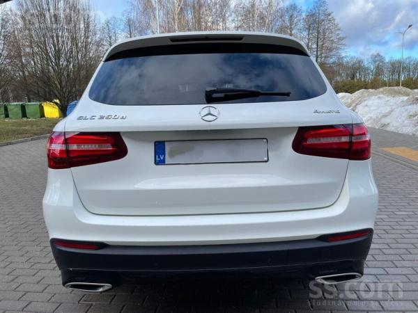 White Mercedes-Benz GLC 250 2018 in Riga, with an engine capacity of 2.20 L and mileage of 230 thousand km for 23900 €, photo 5 on AUTOMOTO.COM.LV