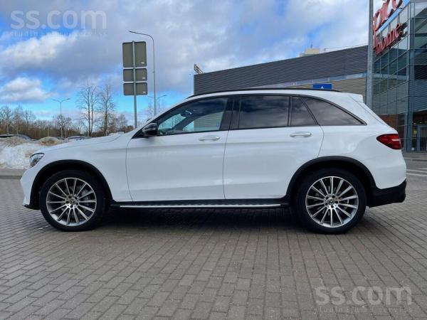 White Mercedes-Benz GLC 250 2018 in Riga, with an engine capacity of 2.20 L and mileage of 230 thousand km for 23900 €, photo 7 on AUTOMOTO.COM.LV