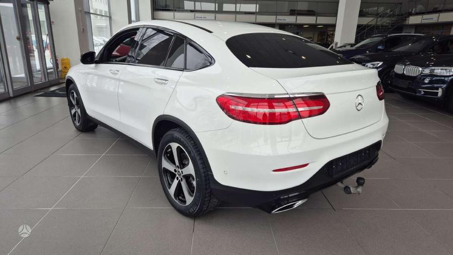 Balts Mercedes-Benz GLC 250 2019 Marijampole, ar dzinēja tilpumu 2.14 L un nobraukumu 118 tūkst. km par 31999 €, foto 4 vietnē AUTOMOTO.COM.LV