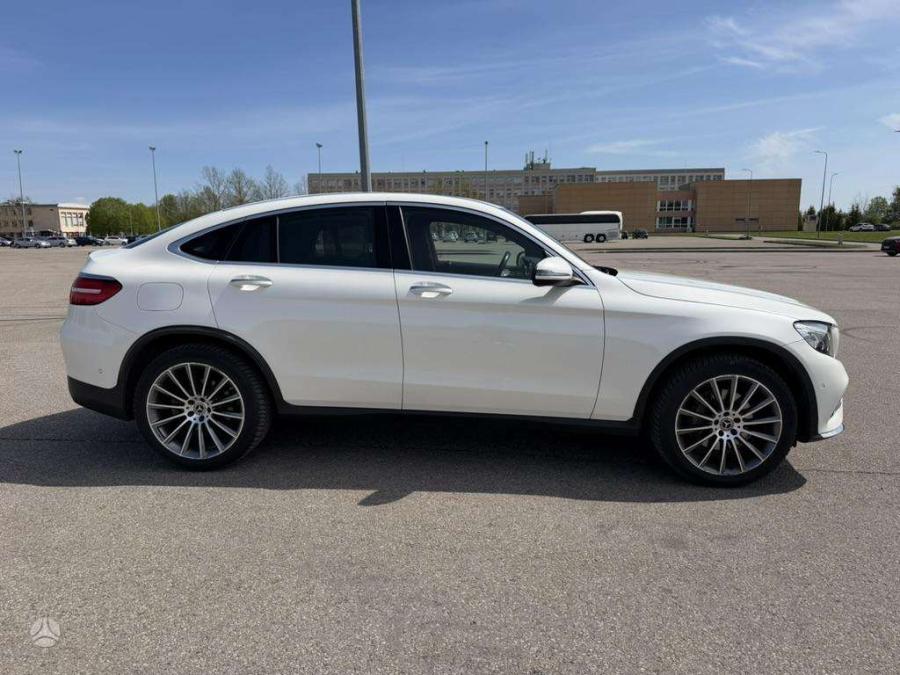 Balts Mercedes-Benz GLC 250 2017 Kauņa, ar dzinēja tilpumu 1.99 L un nobraukumu 142 tūkst. km par 22500 €, foto 1 vietnē AUTOMOTO.COM.LV