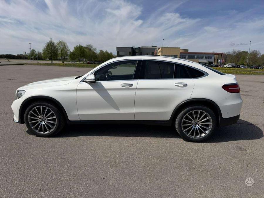 Balts Mercedes-Benz GLC 250 2017 Kauņa, ar dzinēja tilpumu 1.99 L un nobraukumu 142 tūkst. km par 22500 €, foto 3 vietnē AUTOMOTO.COM.LV