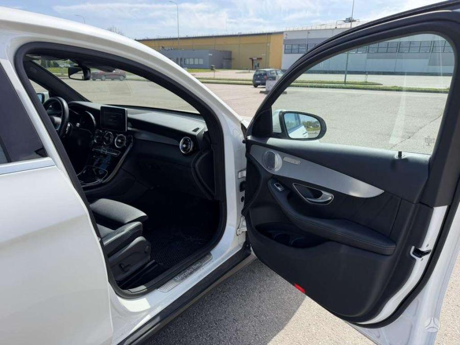 Balts Mercedes-Benz GLC 250 2017 Kauņa, ar dzinēja tilpumu 1.99 L un nobraukumu 142 tūkst. km par 22500 €, foto 11 vietnē AUTOMOTO.COM.LV