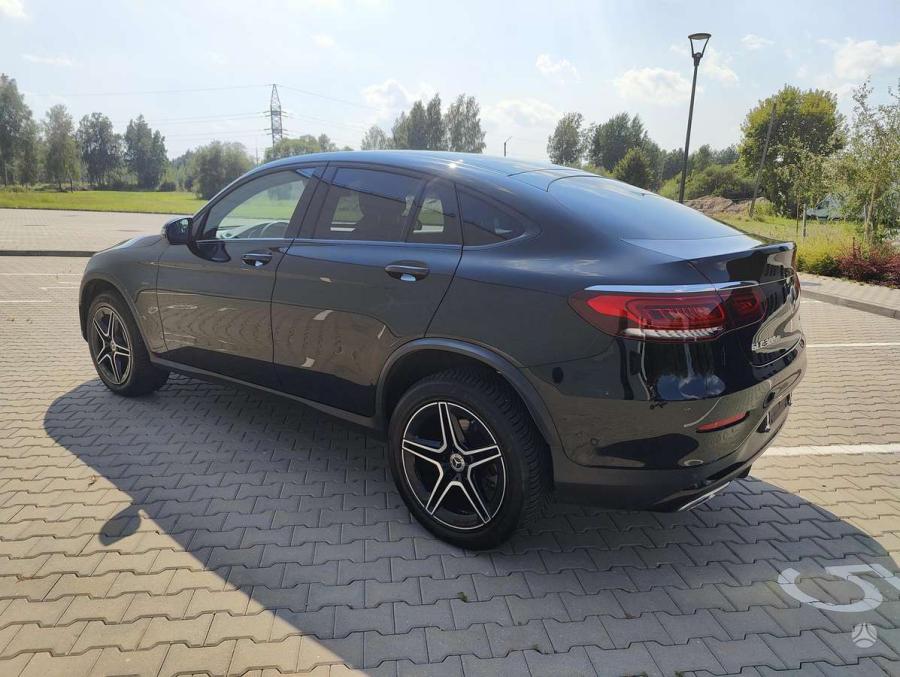 Melns Mercedes-Benz GLC 300 2021 Kauņa, ar dzinēja tilpumu 2.00 L un nobraukumu 141 tūkst. km par 36700 €, foto 7 vietnē AUTOMOTO.COM.LV