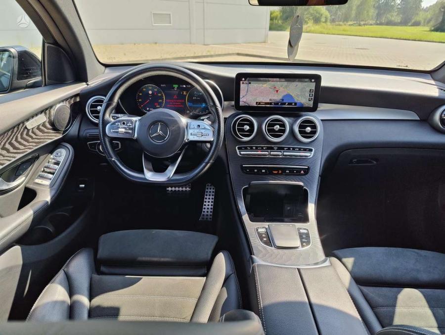 Melns Mercedes-Benz GLC 300 2021 Kauņa, ar dzinēja tilpumu 2.00 L un nobraukumu 141 tūkst. km par 36700 €, foto 8 vietnē AUTOMOTO.COM.LV