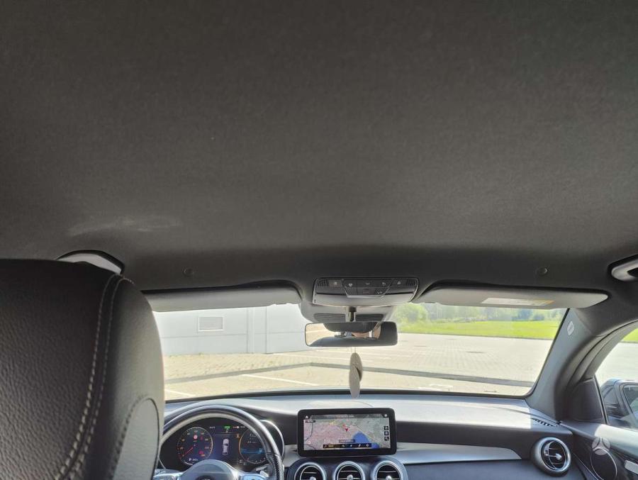 Melns Mercedes-Benz GLC 300 2021 Kauņa, ar dzinēja tilpumu 2.00 L un nobraukumu 141 tūkst. km par 36700 €, foto 11 vietnē AUTOMOTO.COM.LV