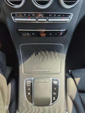Melns Mercedes-Benz GLC 300 2021 Kauņa, ar dzinēja tilpumu 2.00 L un nobraukumu 141 tūkst. km par 36700 €, foto 13 vietnē AUTOMOTO.COM.LV