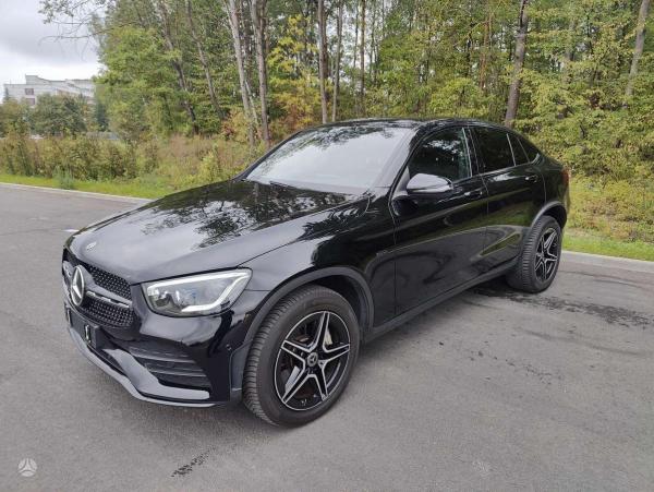 Melns Mercedes-Benz GLC 300 2021 Kauņa, ar dzinēja tilpumu 2.00 L un nobraukumu 140 tūkst. km par 32999 €, foto 4 vietnē AUTOMOTO.COM.LV