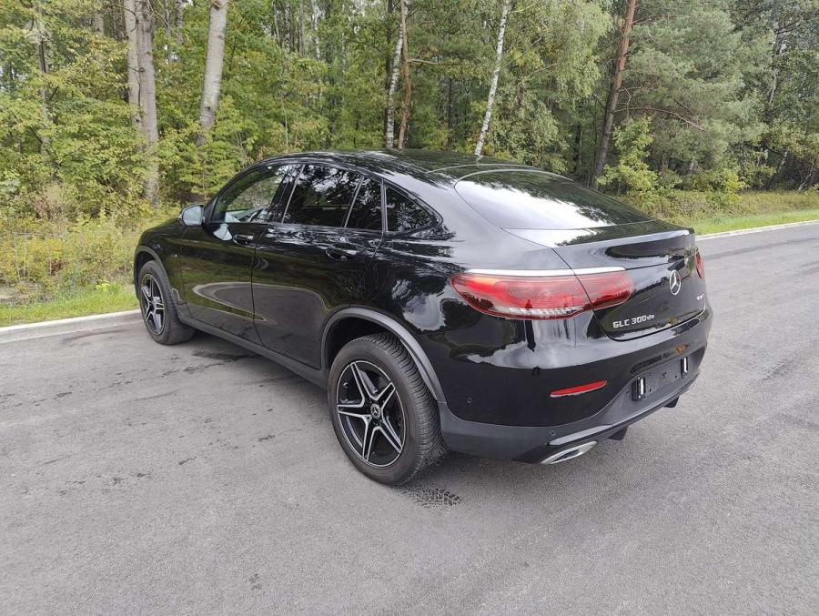Melns Mercedes-Benz GLC 300 2021 Kauņa, ar dzinēja tilpumu 2.00 L un nobraukumu 140 tūkst. km par 32999 €, foto 5 vietnē AUTOMOTO.COM.LV