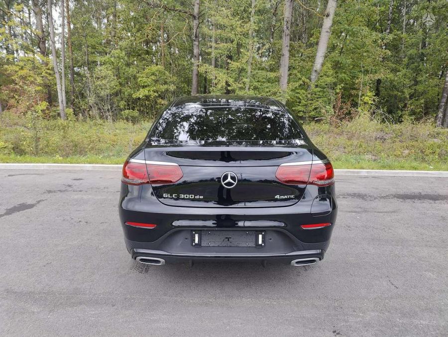 Melns Mercedes-Benz GLC 300 2021 Kauņa, ar dzinēja tilpumu 2.00 L un nobraukumu 140 tūkst. km par 32999 €, foto 6 vietnē AUTOMOTO.COM.LV