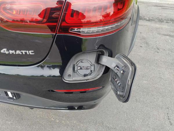 Melns Mercedes-Benz GLC 300 2021 Kauņa, ar dzinēja tilpumu 2.00 L un nobraukumu 140 tūkst. km par 32999 €, foto 8 vietnē AUTOMOTO.COM.LV