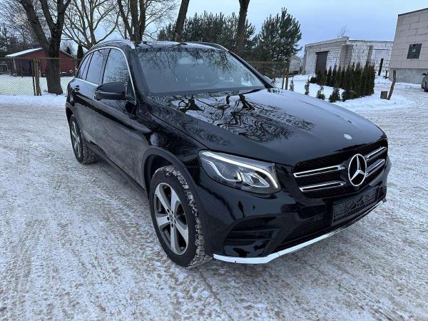 Black Mercedes-Benz GLC 300 2016 in Siauliai, with an engine capacity of 1.99 L and mileage of 68 thousand km for 19499 €, photo 1 on AUTOMOTO.COM.LV