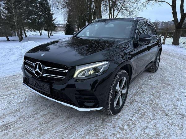 Black Mercedes-Benz GLC 300 2016 in Siauliai, with an engine capacity of 1.99 L and mileage of 68 thousand km for 19499 €, photo 2 on AUTOMOTO.COM.LV