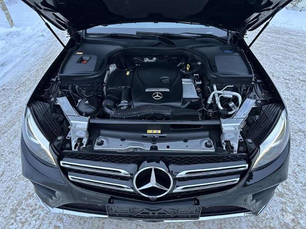 Black Mercedes-Benz GLC 300 2016 in Siauliai, with an engine capacity of 1.99 L and mileage of 68 thousand km for 19499 €, photo 10 on AUTOMOTO.COM.LV