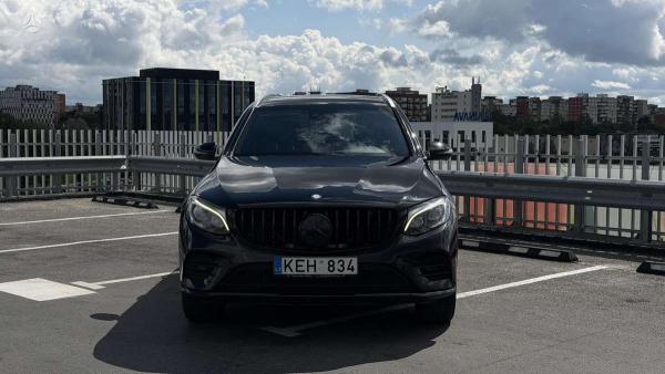 Мерседес GLC 300 2016 в Вильнюс на AUTOMOTO.COM.LV Черный Мерседес GLC 300 2016 в Вильнюс, объемом двигателя 1.99 л и пробегом 196 тыс. км за 19800 €, фото 3 на AUTOMOTO.COM.LV