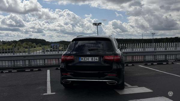 Мерседес GLC 300 2016 в Вильнюс на AUTOMOTO.COM.LV Черный Мерседес GLC 300 2016 в Вильнюс, объемом двигателя 1.99 л и пробегом 196 тыс. км за 19800 €, фото 7 на AUTOMOTO.COM.LV