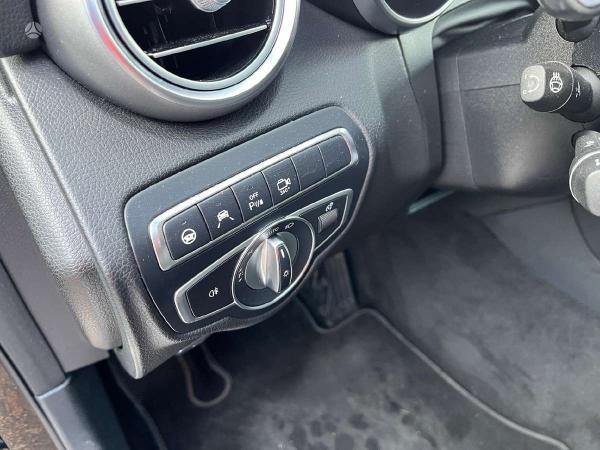 Black Mercedes-Benz GLC 300 2017 in Kretinga, with an engine capacity of 1.99 L and mileage of 115 thousand km for 28800 €, photo 11 on AUTOMOTO.COM.LV