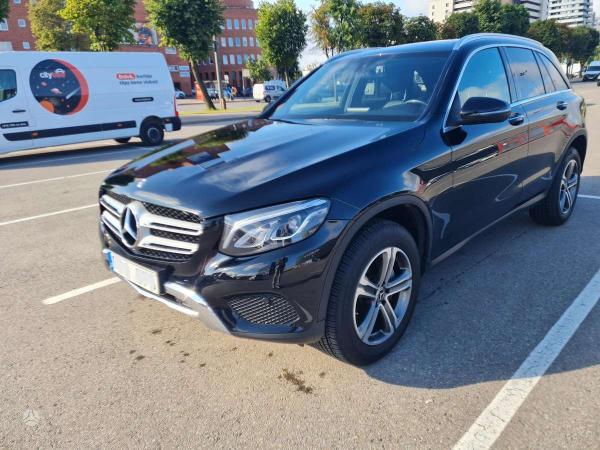 Melns Mercedes-Benz GLC 300 2018 Kauņa, ar dzinēja tilpumu 1.99 L un nobraukumu 133 tūkst. km par 23000 €, foto 3 vietnē AUTOMOTO.COM.LV