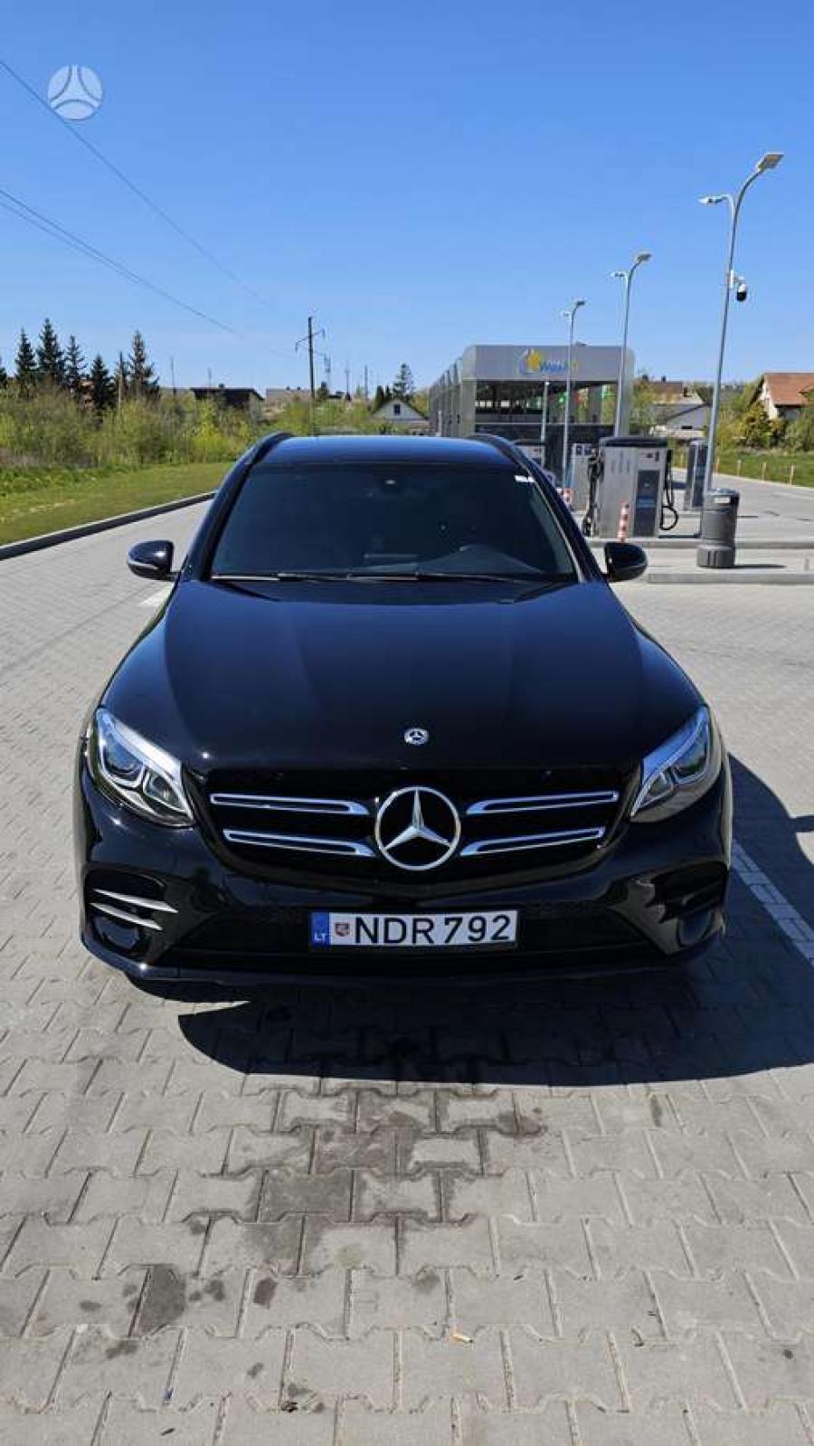 Melns Mercedes-Benz GLC 300 2018 Palanga, ar dzinēja tilpumu 1.99 L un nobraukumu 230 tūkst. km par 18000 €, foto 4 vietnē AUTOMOTO.COM.LV