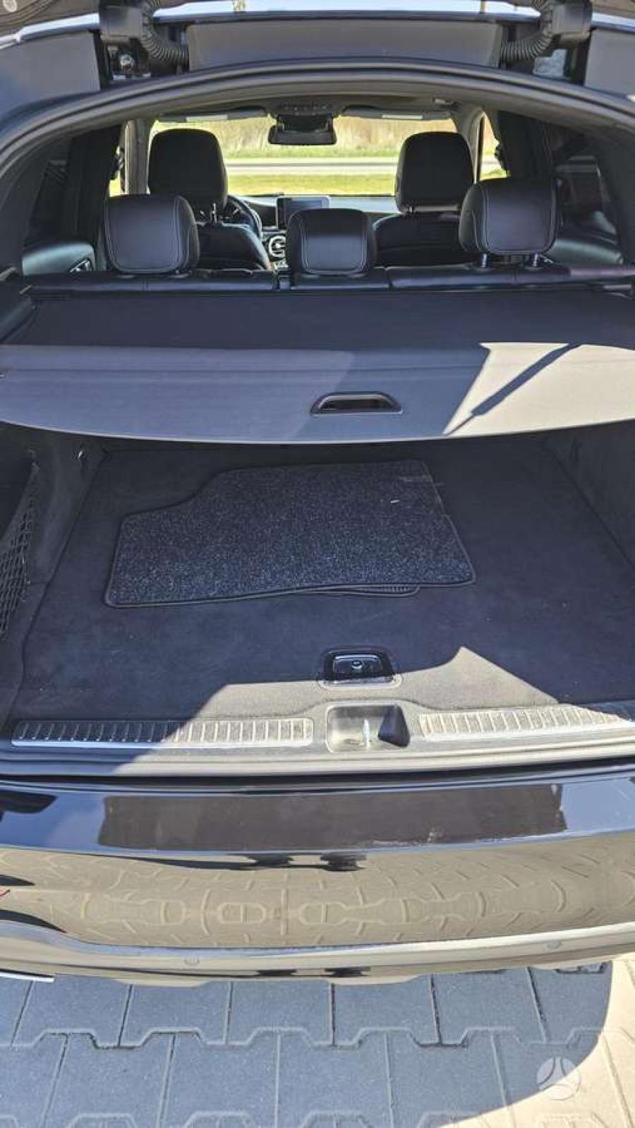Melns Mercedes-Benz GLC 300 2018 Palanga, ar dzinēja tilpumu 1.99 L un nobraukumu 230 tūkst. km par 18000 €, foto 10 vietnē AUTOMOTO.COM.LV