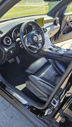 Melns Mercedes-Benz GLC 300 2018 Palanga, ar dzinēja tilpumu 1.99 L un nobraukumu 230 tūkst. km par 18000 €, foto 12 vietnē AUTOMOTO.COM.LV