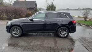 Melns Mercedes-Benz GLC 300 2019 Telšiai, ar dzinēja tilpumu 2.00 L un nobraukumu 86 tūkst. km par 22400 €, foto 4 vietnē AUTOMOTO.COM.LV