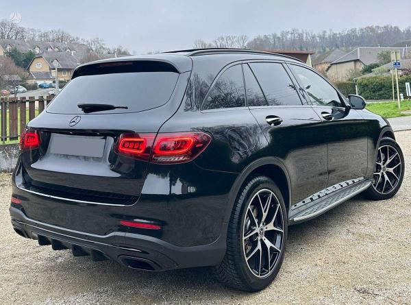 Melns Mercedes-Benz GLC 300 2019 Kauņa, ar dzinēja tilpumu 2.00 L un nobraukumu 245 tūkst. km par 26500 €, foto 4 vietnē AUTOMOTO.COM.LV