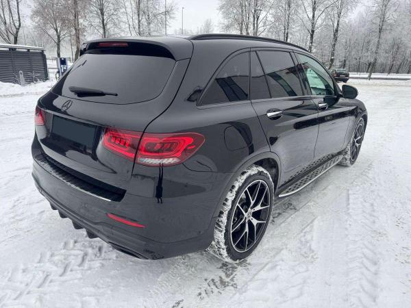 Melns Mercedes-Benz GLC 300 2019 Kauņa, ar dzinēja tilpumu 2.00 L un nobraukumu 246 tūkst. km par 26500 €, foto 4 vietnē AUTOMOTO.COM.LV
