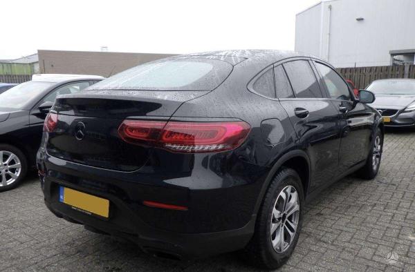 Black Mercedes-Benz GLC 300 2019 in Prienai, with an engine capacity of 1.99 L and mileage of 203 thousand km for 22500 €, photo 1 on AUTOMOTO.COM.LV