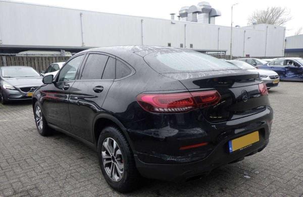 Black Mercedes-Benz GLC 300 2019 in Prienai, with an engine capacity of 1.99 L and mileage of 203 thousand km for 22500 €, photo 5 on AUTOMOTO.COM.LV