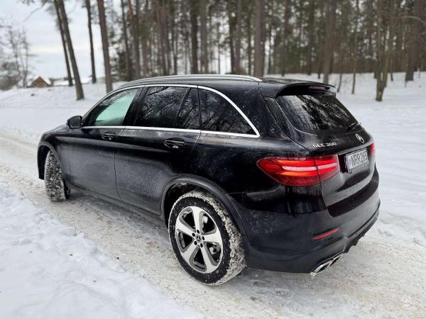 Melns Mercedes-Benz GLC 300 2019 Druskininkai, ar dzinēja tilpumu 2.00 L un nobraukumu 136 tūkst. km par 20000 €, foto 6 vietnē AUTOMOTO.COM.LV