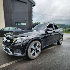Черный Мерседес GLC 300 2019 в Каунас, объемом двигателя 1.99 л и пробегом 103 тыс. км за 25400 €, фото 3 на AUTOMOTO.COM.LV