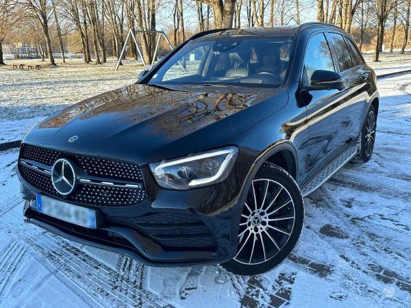 Black Mercedes-Benz GLC 300 2020 in Taurage, with an engine capacity of 1.95 L and mileage of 414 thousand km for 21900 €, photo 1 on AUTOMOTO.COM.LV