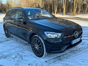 Black Mercedes-Benz GLC 300 2020 in Taurage, with an engine capacity of 1.95 L and mileage of 414 thousand km for 21900 €, photo 4 on AUTOMOTO.COM.LV